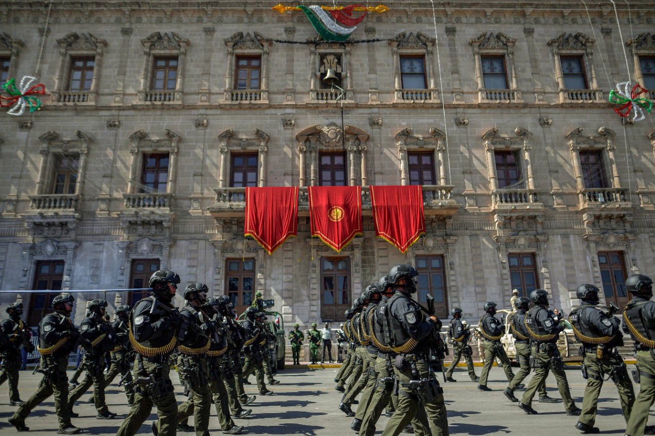 Disfrutan chihuahuenses del Desfile Cívico-Militar del 16 de Septiembre ...