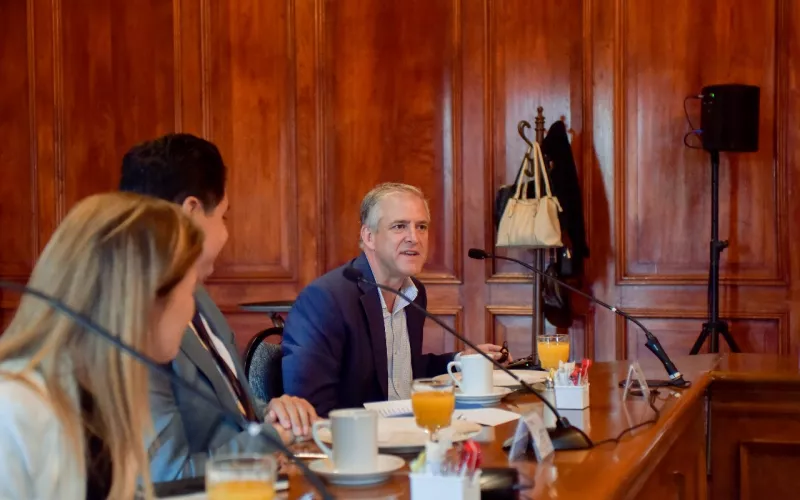 Recibe Gobierno del Estado a 3 divisiones de empresa “Textron”; Textron ...